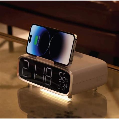 Momax Digital Q Clock Built In Bluetooth Speaker Wireless Charging Digital Clock Alarm