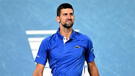 Novak Djokovic Encara A Aficionado En Su Victoria En El Abierto De