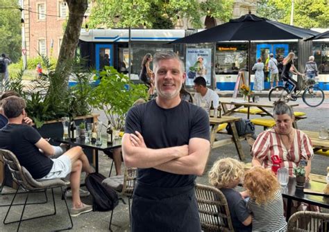 Bart Opent Bertus Een Koffiebar Met Een Persoonlijke Touch Contact