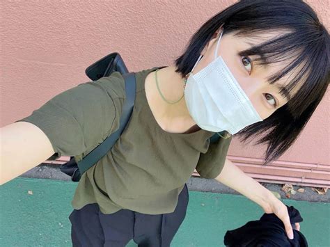 中嶋春陽さんのインスタグラム写真 中嶋春陽instagram「毎日暑くてたまらないねー！！ 水分補給しようねぇ。 手には日傘と