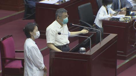 質詢創意無限！ 諷柯文哲只想選總統 王世堅送上「魔戒」｜四季線上4gtv