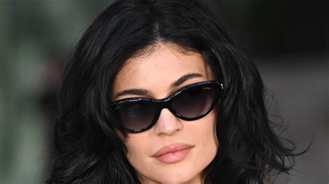 Kylie Jenners New Bangs Are Giving Jessica Rabbit Chic Marie Claire