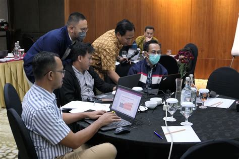 Training Smart Data Visualization For Business Presentation Batch 2 Meratus Line Presenta