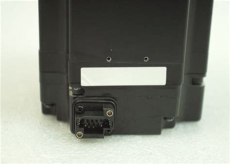 Industrial Variable Speed Servo Motor Sgmps 04aca21 400w 200v 2 Year Warranty