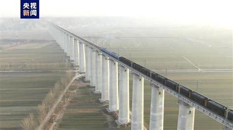 浩吉铁路万吨重载列车开行突破千列