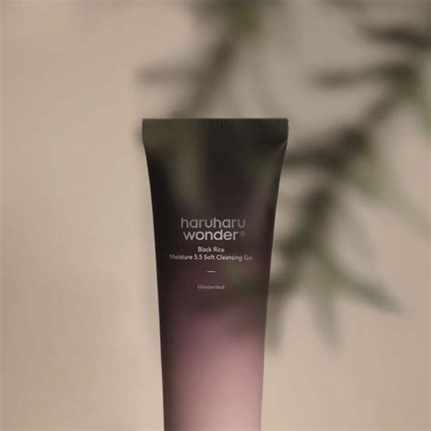 Haruharu Wonder Black Rice Moisture 55 Soft Cleansing Gel Unscented 1
