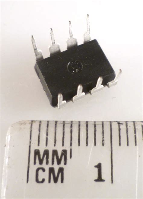 Microchip Pic12f635 8 Bit Flash Microcontroller Oms1 14a Rich Electronics