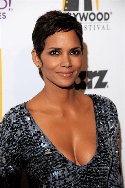 Halle Berry Leggy Cleavy In Babe Shiny Dress At Hollywood Awards 14th Annua Porn Pictures