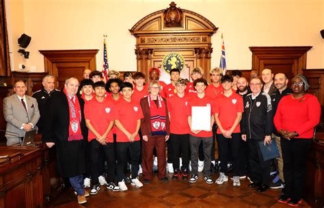 EQUIPA JUVENIL DO IRONBOUND SOCCER CLUB ALVO DE HOMENAGEM PELOS