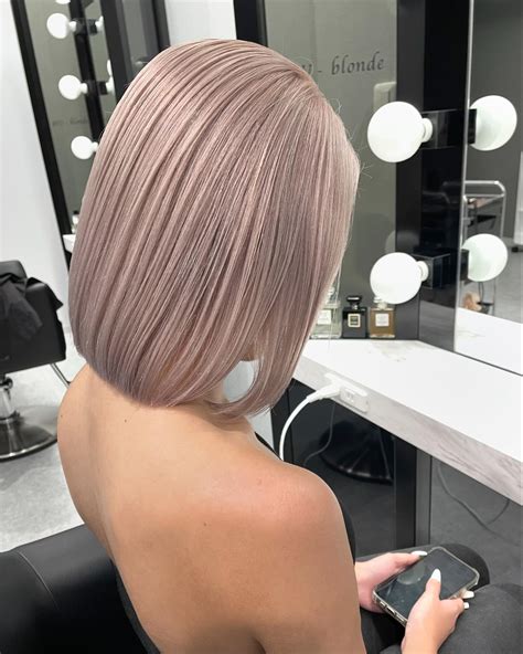 Blonde 名古屋 栄 美容院 ヘアカラー ブリーチ 2月半ば〜3月前半卒業の高校生のお客様のお問い合わせもお待ちしてます🧑‍🎓 1月の