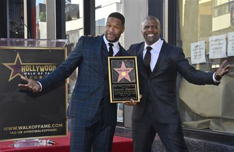 In Photos Michael Strahan Gets Star On Hollywood Walk Of Fame All
