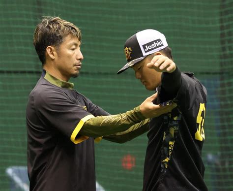 激アツ！阪神期待の前川右京 臨時コーチの鳥谷敬氏への質問に爆笑、顔真っ赤阪神タイガースデイリースポーツ Online