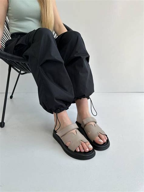 Шлепанцы женские кожаные латте — цена 1470 грн в каталоге Шлепанцы Купить женские вещи по