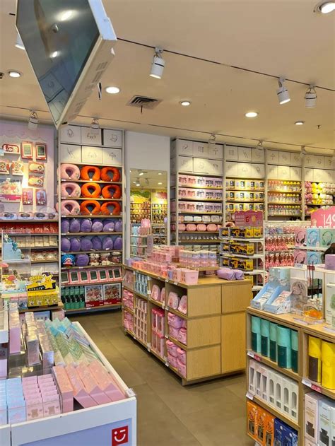 Miniso🧸🎀🛍️ Desainer Interior Desain Toko Di Rumah