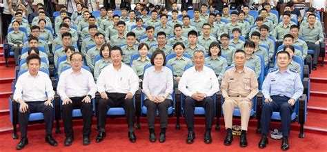 【蔡總統視導北部地區部隊】孕育國防人才 厚植軍備國造基礎 軍聞 【蔡總統視導北部地區部隊】孕育國防人才 厚植軍備國造基礎 青年日報