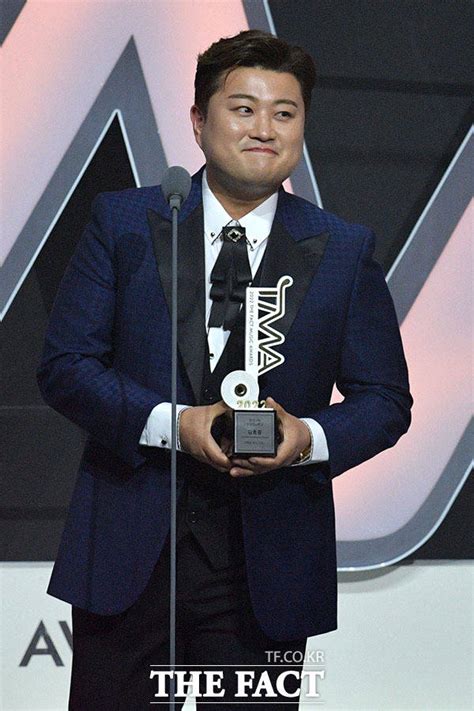 김호중 팬들과 6박7일 크루즈 여행전세선 띄운다 연예 기사 더팩트