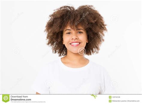 De Tijd Van De De Zomerpret Portret Van Jonge Mooie Brunette Donker