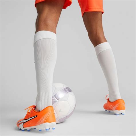 ΑΝΔΡΙΚΑ ΠΟΔΟΣΦΑΙΡΙΚΑ ΠΑΠΟΥΤΣΙΑ ΜΕ ΤΑΠΕΣ Puma Ultra Play Fg Ag σε σούπερ