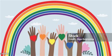 Lgbt 커뮤니티의 벡터 일러스트레이션 무지개 하트와 다른 색상의 손 게이 퍼레이드에서 상징을 가진 사람들의 군중 하늘에 무지개