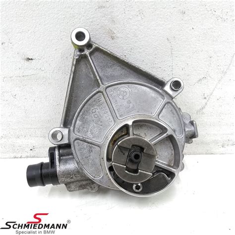 BMW F30 - Vacuum pump for the brake system (is installed on the ...