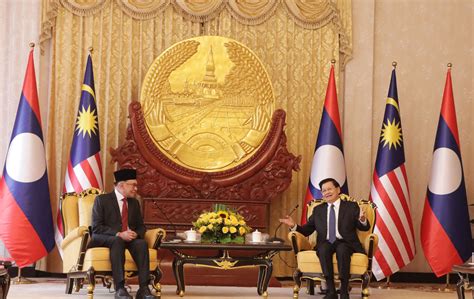 ປະທານປະເທດ ແຫ່ງ ສປປ ລາວ ຕ້ອນຮັບການເຂົ້າຢ້ຽມຂໍ່ານັບຂອງ ນາຍົກລັດຖະມົນຕີ ແຫ່ງ ມາເລເຊຍ