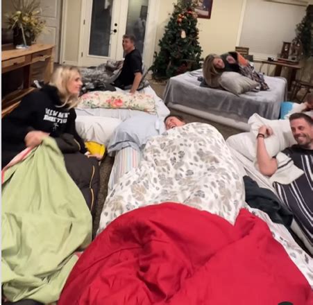 Viral Video Shows Adult Siblings Organize A Sleepover At Their Parents House Parentztalk Com