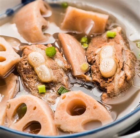 Canh Củ Sen Hầm Xương Ngon đậm đà Thongthaius