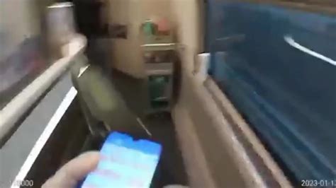 高铁g61为她紧急临停3分钟凤凰网视频凤凰网