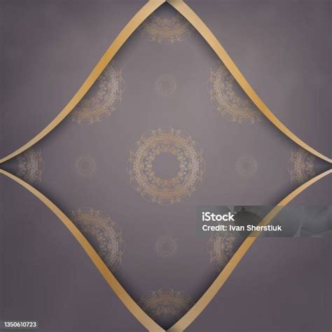 Brosur Template Dalam Warna Coklat Dengan Ornamen Emas Mewah Untuk