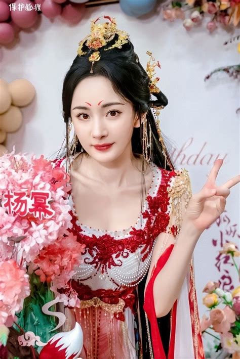 ปักพินโดย 安琪 楊 ใน 6007 ชุดเทพนิยาย จีน ฮั่นฝู