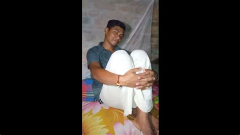 এই ছেলেটিকে কুড়িয়ে পাওয়া গেছে Youtube