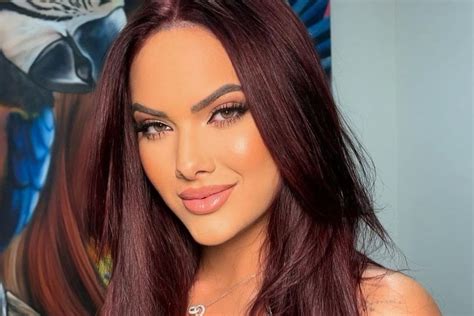 Conhe A Emily Garcia Que Preparou Fest O Para Comemorar Os Anos