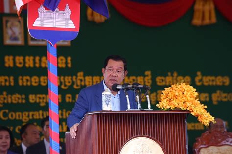 សម្តេចតេជោ ហ៊ុន សែន រំលឹកថា សម្តេចកិត្តិព្រឹទ្ធបណ្ឌិត រលូតកូនក្នុងផ្ទៃអស់ម្នាក់