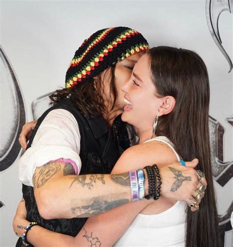 Las Reacciones Del Beso Entre Johnny Depp Y Celia Lora Infobae