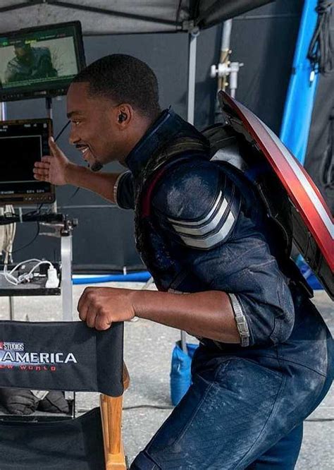 Mcu Exclusive Captain America 4 Anthony Mackies New Cap Suit Offic