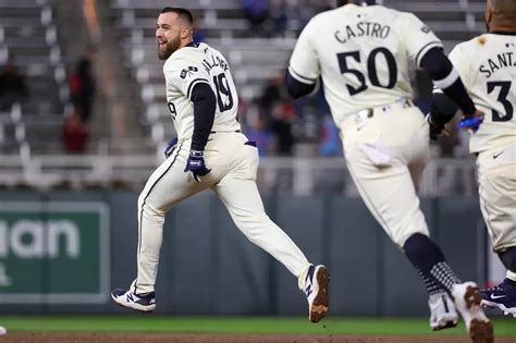 Minnesota Twins Rally Past White Sox