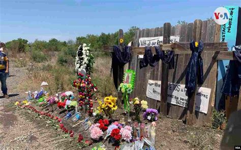 Tráiler En Texas Lista De Nombres De Migrantes Mexicanos Muertos