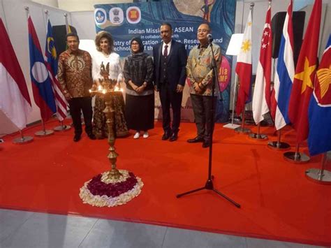 Misi India Untuk Asean Menggelar Pameran Asean India Artists Camp Di