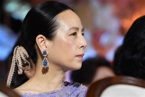 Photo Gallery มาดามแป้ง ร่วมยินดีพิธีวิวาห์ ต๊อบ อัยยวัฒน์ เจ้าของ