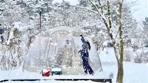 아마도 마지막 폭설 ️ 겨울왕국에 나 혼자 떨어진 느낌 화목난로가 있는 아늑한 투명텐트에서 힐링 설중캠핑 Youtube