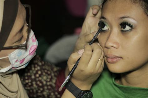 Kumpulan Tutorial Make Up Pengantin Padang Terbaru Tutorialdandan
