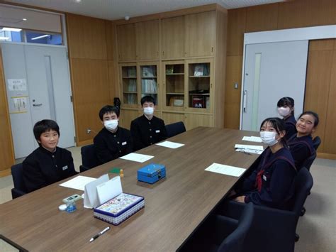 生徒会役員認証新旧役員引継 活動報告 紀の川市立荒川中学校