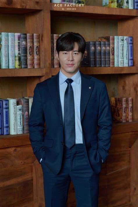 Lee Kyu Hyung Picture 이규형 Hancinema