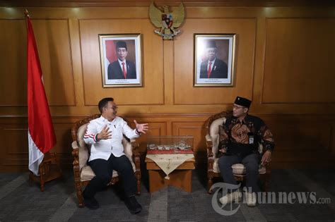 Wawancara Tribun Network Dengan Kepala Bkkbn Hasto Wardoyo Foto 5