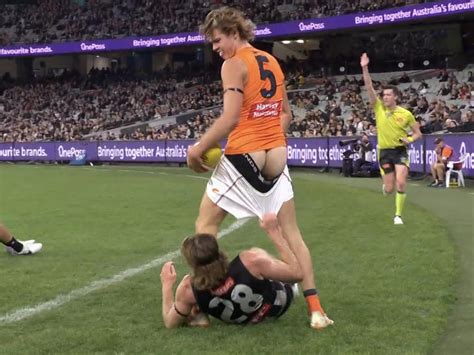 Afl 2023 Aaron Cadman Dacked By Nathan Murphy Collingwood Magpies Thrash Gws Giants At Mcg