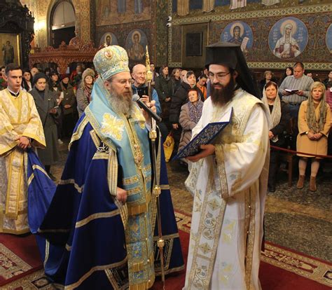 В столичния катедрален храм Св вмчца Неделя бе отслужен целият Богородичен акатист