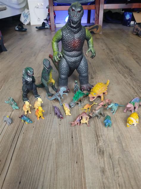 My Collection Of Strange And Derpy Looking Dinosaurs Chinasaurs Starring Godzilla R Dinosaurs
