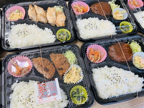 お弁当屋こはく ． おはようございます☀ ． 年内営業残すところあと2日となりました ️ ． 今日と明日沢山のお弁当とお惣菜を準備してお