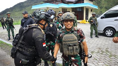 Kunjungan Kerja Kasdam Vimlw Di Puncak Jaya Dansatgas Yonif 112dj