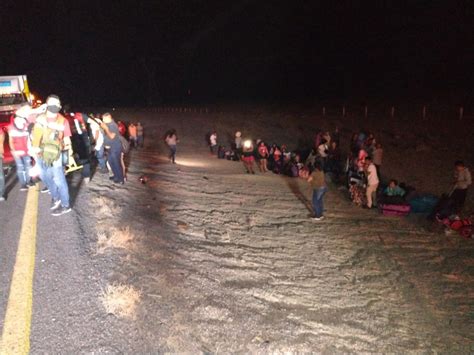 Accidente en carretera Saltillo Torreón deja 2 muertos y 20 heridos